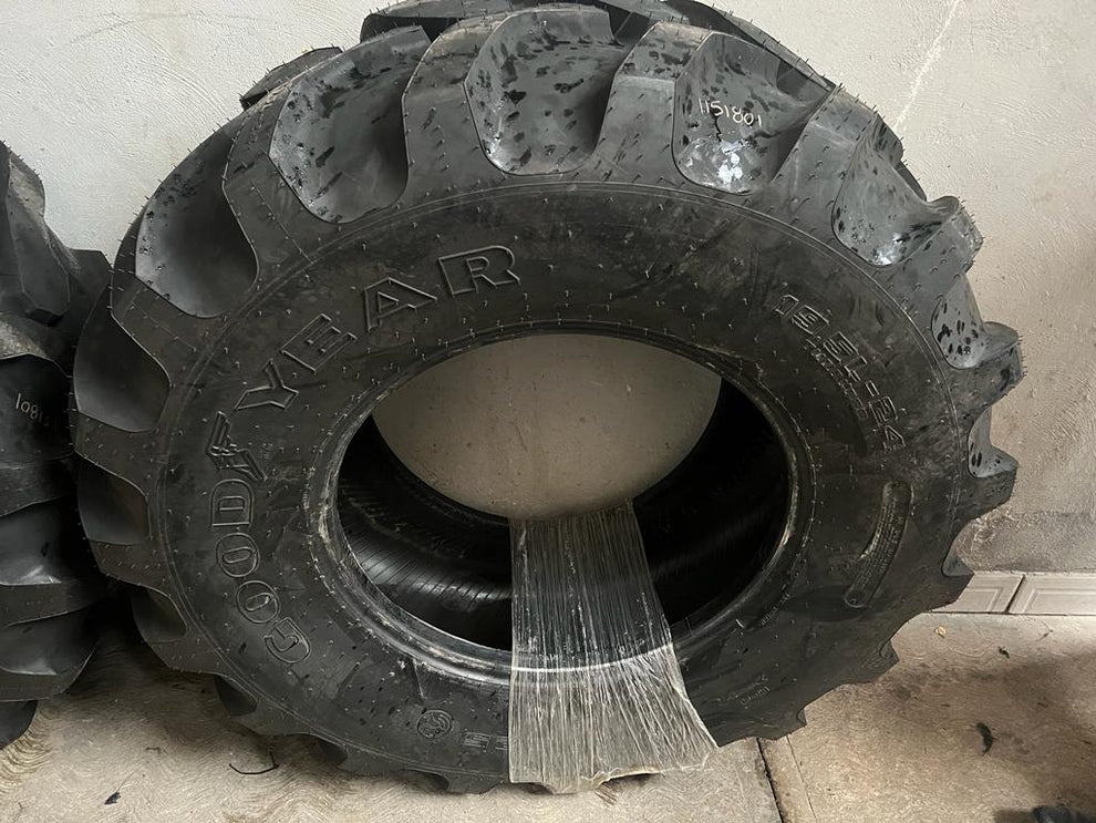 Llanta 19.5l-24 Goodyear It525 12 Capas R-4 Retroexcavadora – catmaqmx